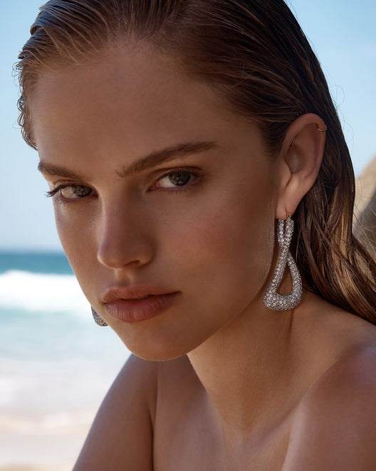 SPARKLE AND SHINE – Amber Sceats